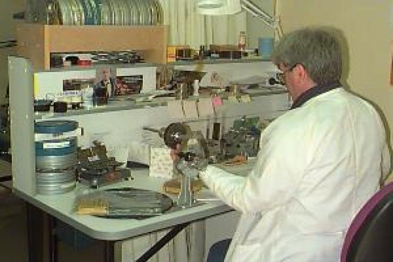 Vertical Winder | National Film and Sound Archive of Australia