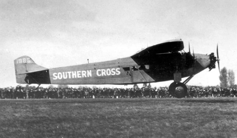 The Southern Cross arriving in Brisbane - 10 June, 1928 | National Film ...